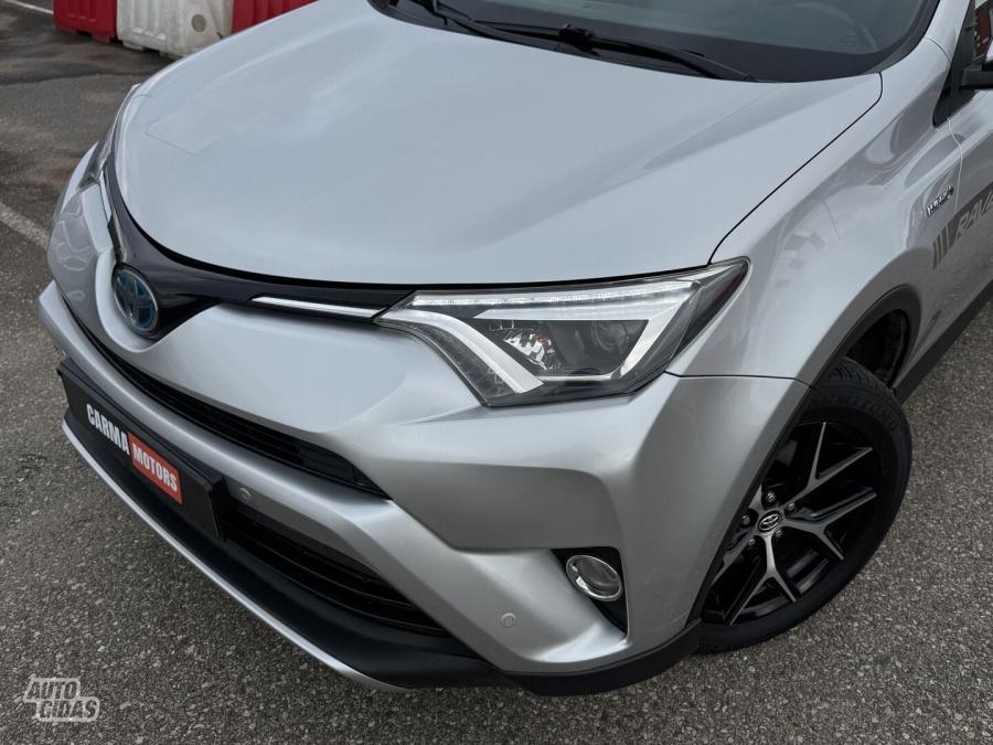 Pelēks Toyota RAV4 2016 Viļņa, ar dzinēja tilpumu 2.50 L un nobraukumu 180 tūkst. km par 16490 €, foto 6 vietnē AUTOMOTO.COM.LV