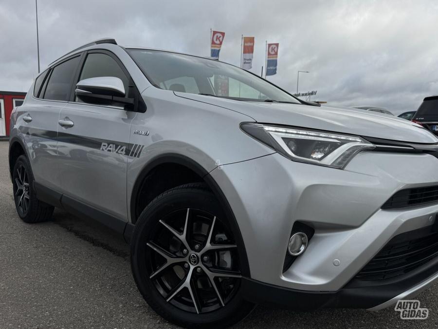 Pelēks Toyota RAV4 2016 Viļņa, ar dzinēja tilpumu 2.50 L un nobraukumu 180 tūkst. km par 16490 €, foto 9 vietnē AUTOMOTO.COM.LV