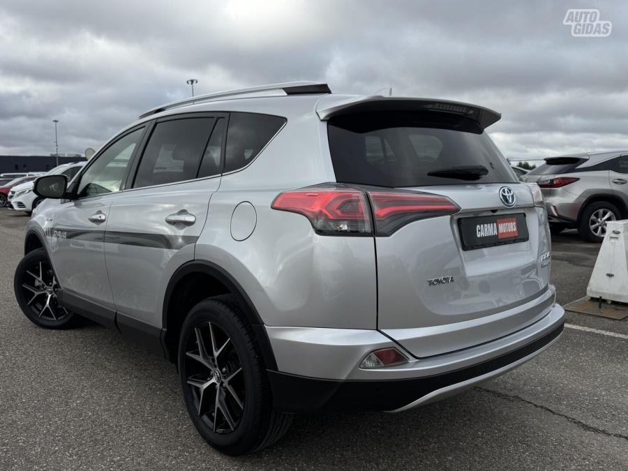 Pelēks Toyota RAV4 2016 Viļņa, ar dzinēja tilpumu 2.50 L un nobraukumu 180 tūkst. km par 16490 €, foto 13 vietnē AUTOMOTO.COM.LV