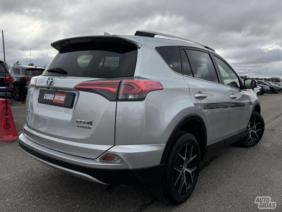 Pelēks Toyota RAV4 2016 Viļņa, ar dzinēja tilpumu 2.50 L un nobraukumu 180 tūkst. km par 16490 €, foto 15 vietnē AUTOMOTO.COM.LV