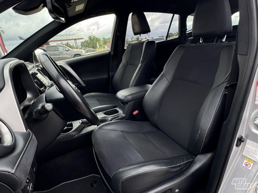 Pelēks Toyota RAV4 2016 Viļņa, ar dzinēja tilpumu 2.50 L un nobraukumu 180 tūkst. km par 16490 €, foto 20 vietnē AUTOMOTO.COM.LV