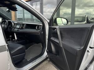 Pelēks Toyota RAV4 2016 Viļņa, ar dzinēja tilpumu 2.50 L un nobraukumu 180 tūkst. km par 16490 €, foto 25 vietnē AUTOMOTO.COM.LV
