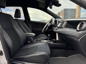 Pelēks Toyota RAV4 2016 Viļņa, ar dzinēja tilpumu 2.50 L un nobraukumu 180 tūkst. km par 16490 €, foto 26 vietnē AUTOMOTO.COM.LV