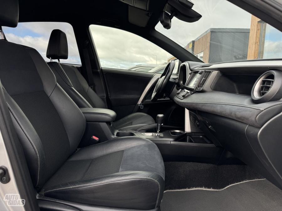 Pelēks Toyota RAV4 2016 Viļņa, ar dzinēja tilpumu 2.50 L un nobraukumu 180 tūkst. km par 16490 €, foto 26 vietnē AUTOMOTO.COM.LV
