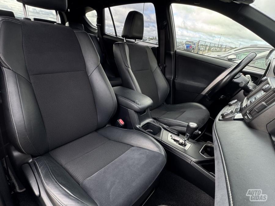 Pelēks Toyota RAV4 2016 Viļņa, ar dzinēja tilpumu 2.50 L un nobraukumu 180 tūkst. km par 16490 €, foto 27 vietnē AUTOMOTO.COM.LV