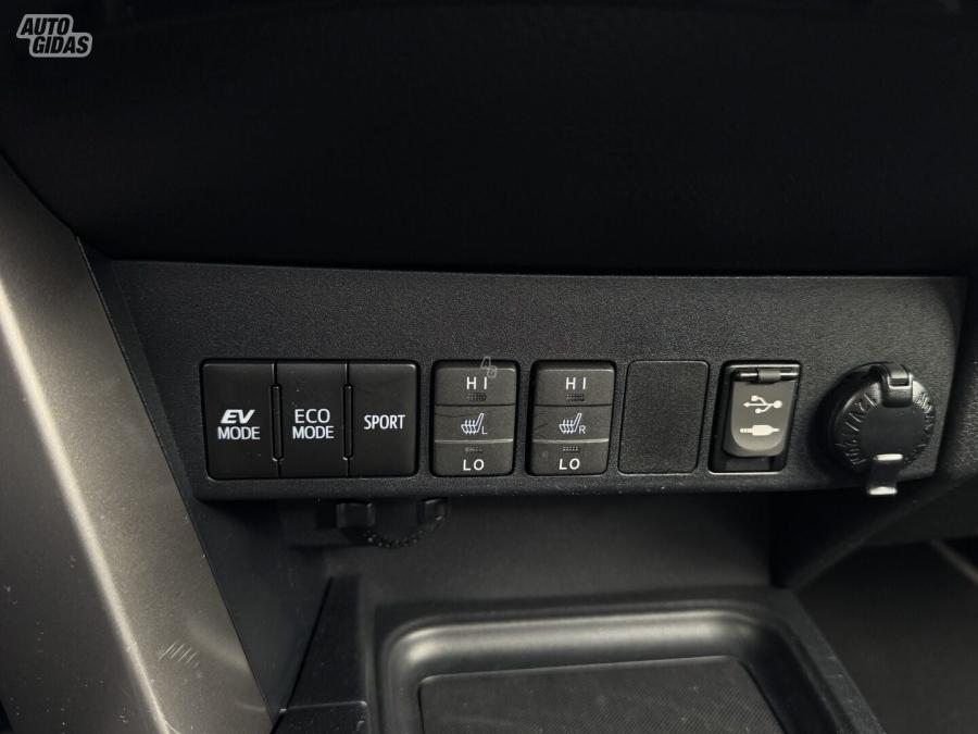 Pelēks Toyota RAV4 2016 Viļņa, ar dzinēja tilpumu 2.50 L un nobraukumu 180 tūkst. km par 16490 €, foto 34 vietnē AUTOMOTO.COM.LV