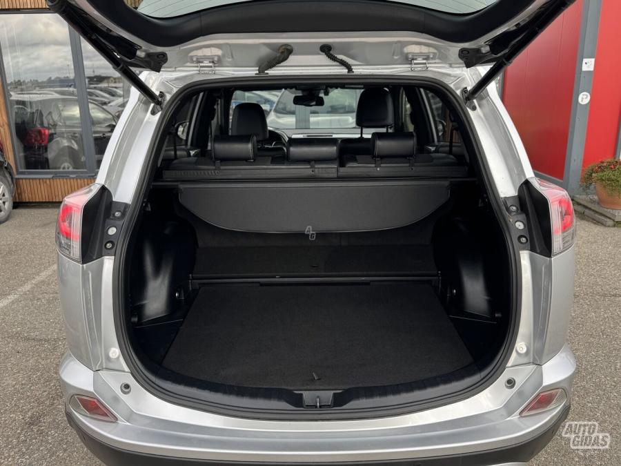 Pelēks Toyota RAV4 2016 Viļņa, ar dzinēja tilpumu 2.50 L un nobraukumu 180 tūkst. km par 16490 €, foto 36 vietnē AUTOMOTO.COM.LV