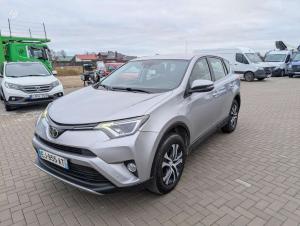 Grey Toyota RAV4 2017 in Taurage, with an engine capacity of 2.00 L and mileage of 215 thousand km for 11900 €, photo  on AUTOMOTO.COM.LV
