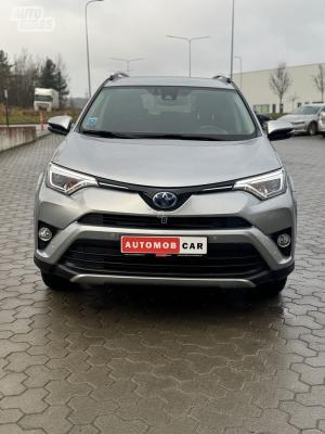 Grey Toyota RAV4 2017 in Vilnius, with an engine capacity of 2.50 L and mileage of 129 thousand km for 18550 €, photo 2 on AUTOMOTO.COM.LV