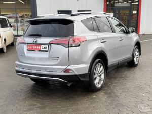 Grey Toyota RAV4 2017 in Vilnius, with an engine capacity of 2.50 L and mileage of 129 thousand km for 18550 €, photo 4 on AUTOMOTO.COM.LV