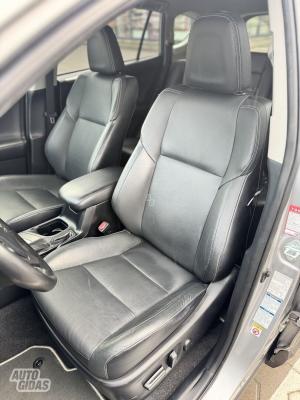 Grey Toyota RAV4 2017 in Vilnius, with an engine capacity of 2.50 L and mileage of 129 thousand km for 18550 €, photo 29 on AUTOMOTO.COM.LV