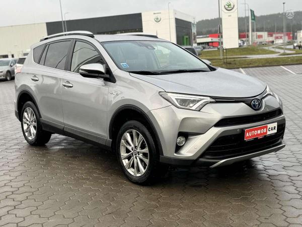Pelēks Toyota RAV4 2017 Viļņa, ar dzinēja tilpumu 2.49 L un nobraukumu 129 tūkst. km par 18550 €, foto 2 vietnē AUTOMOTO.COM.LV