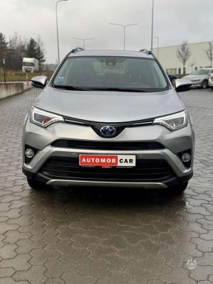 Pelēks Toyota RAV4 2017 Viļņa, ar dzinēja tilpumu 2.49 L un nobraukumu 129 tūkst. km par 18550 €, foto 4 vietnē AUTOMOTO.COM.LV