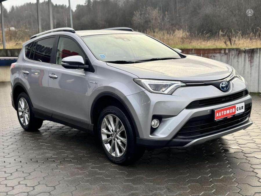 Pelēks Toyota RAV4 2017 Viļņa, ar dzinēja tilpumu 2.49 L un nobraukumu 129 tūkst. km par 18550 €, foto 5 vietnē AUTOMOTO.COM.LV
