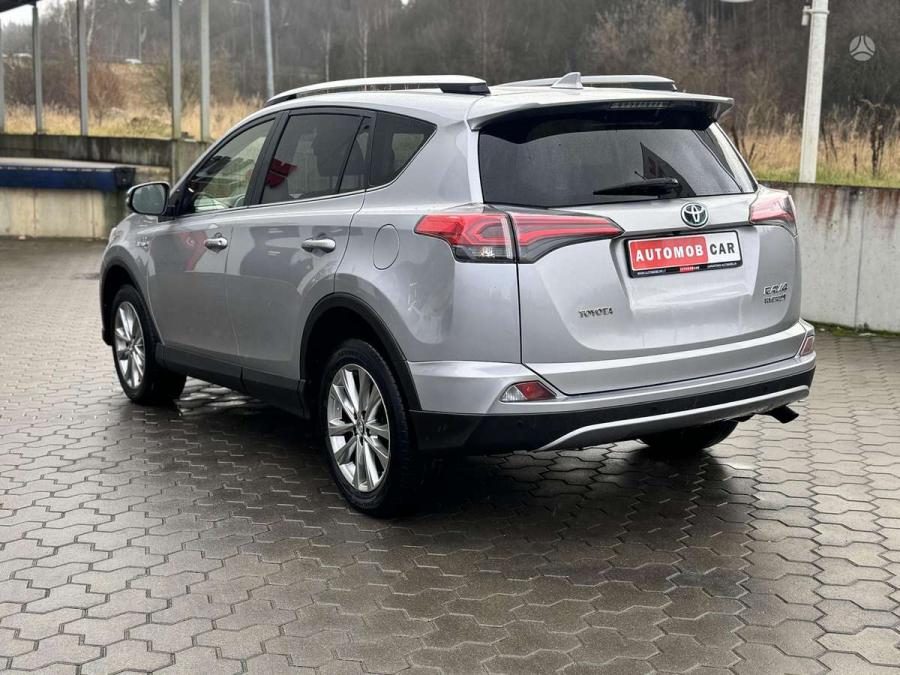 Pelēks Toyota RAV4 2017 Viļņa, ar dzinēja tilpumu 2.49 L un nobraukumu 129 tūkst. km par 18550 €, foto 12 vietnē AUTOMOTO.COM.LV