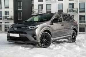 Grey Toyota RAV4 2017 in Vilnius, with an engine capacity of 2.49 L and mileage of 273 thousand km for 16300 €, photo  on AUTOMOTO.COM.LV