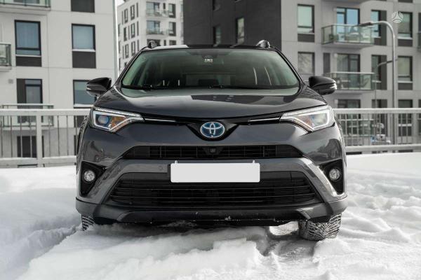 Pelēks Toyota RAV4 2017 Viļņa, ar dzinēja tilpumu 2.49 L un nobraukumu 273 tūkst. km par 16300 €, foto 7 vietnē AUTOMOTO.COM.LV