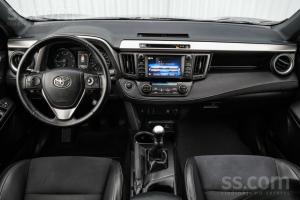 Pelēks Toyota RAV4 2017 Ogre, ar dzinēja tilpumu 2.00 L un nobraukumu 179 tūkst. km par 14500 €, foto 8 vietnē AUTOMOTO.COM.LV