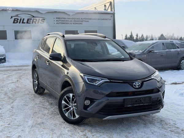 Pelēks Toyota RAV4 2017 Utena, ar dzinēja tilpumu 2.49 L un nobraukumu 200 tūkst. km par 13990 €, foto 1 vietnē AUTOMOTO.COM.LV