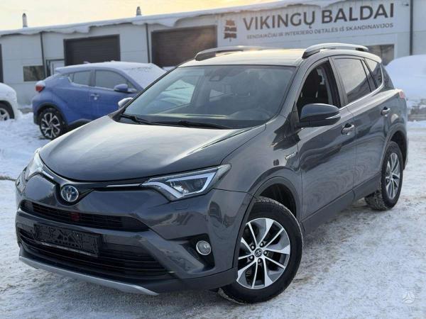 Pelēks Toyota RAV4 2017 Utena, ar dzinēja tilpumu 2.49 L un nobraukumu 200 tūkst. km par 13990 €, foto 3 vietnē AUTOMOTO.COM.LV