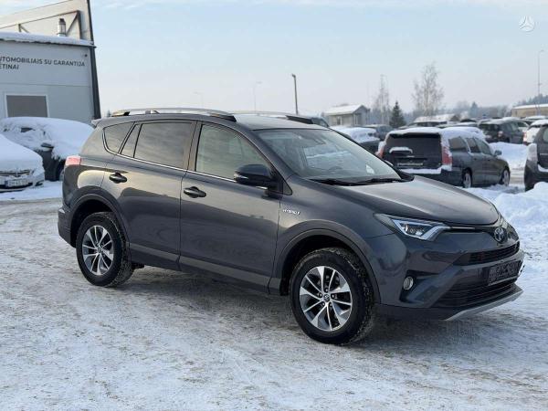Pelēks Toyota RAV4 2017 Utena, ar dzinēja tilpumu 2.49 L un nobraukumu 200 tūkst. km par 13990 €, foto 6 vietnē AUTOMOTO.COM.LV