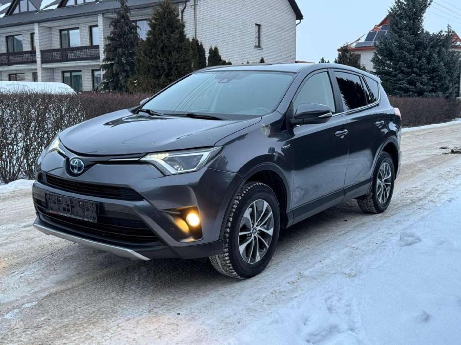 Pelēks Toyota RAV4 2017 Marijampole, ar dzinēja tilpumu 2.49 L un nobraukumu 262 tūkst. km par 14350 €, foto 2 vietnē AUTOMOTO.COM.LV