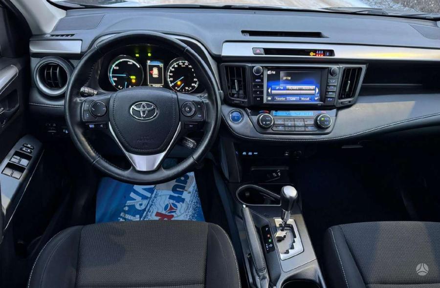 Pelēks Toyota RAV4 2017 Marijampole, ar dzinēja tilpumu 2.49 L un nobraukumu 262 tūkst. km par 14350 €, foto 11 vietnē AUTOMOTO.COM.LV