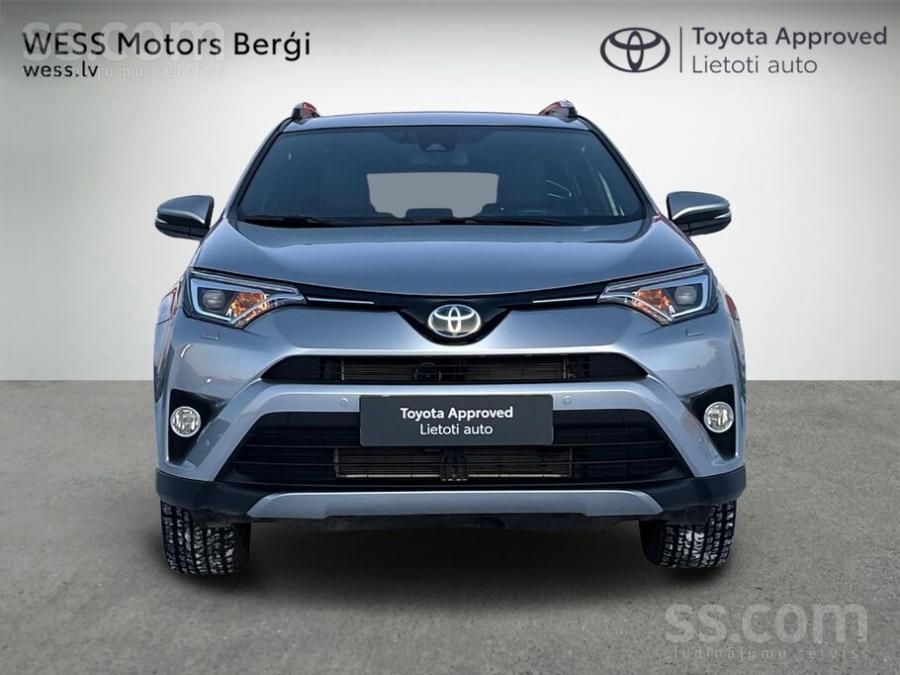 Grey Toyota RAV4 2017 in Riga, with an engine capacity of 2.50 L and mileage of 127 thousand km for 18490 €, photo 5 on AUTOMOTO.COM.LV