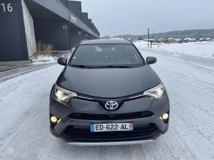 Grey Toyota RAV4 2017 in Vilnius, with an engine capacity of 2.50 L and mileage of 240 thousand km for 15500 €, photo 3 on AUTOMOTO.COM.LV