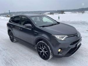 Grey Toyota RAV4 2017 in Vilnius, with an engine capacity of 2.50 L and mileage of 240 thousand km for 15500 €, photo 5 on AUTOMOTO.COM.LV