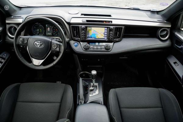 Pelēks Toyota RAV4 2017 Elektrėnai, ar dzinēja tilpumu 2.49 L un nobraukumu 165 tūkst. km par 15750 €, foto 9 vietnē AUTOMOTO.COM.LV