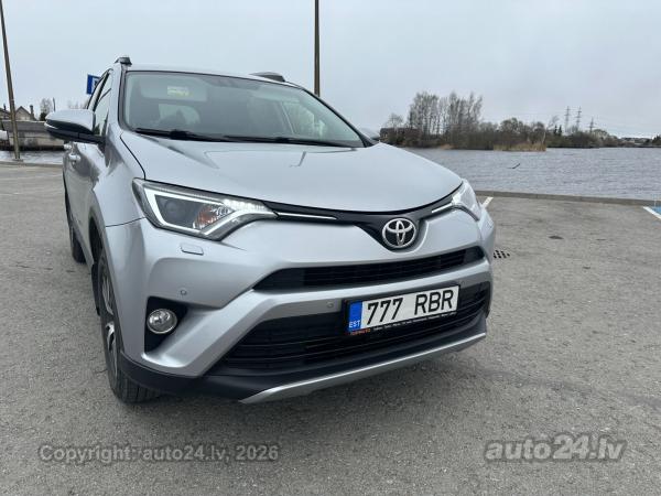 Pelēks Toyota RAV4 2017 Narva, ar dzinēja tilpumu 2.00 L un nobraukumu 179 tūkst. km par 14999 €, foto 2 vietnē AUTOMOTO.COM.LV