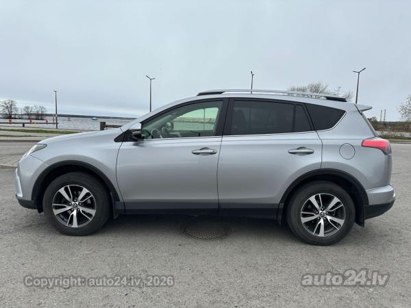 Pelēks Toyota RAV4 2017 Narva, ar dzinēja tilpumu 2.00 L un nobraukumu 179 tūkst. km par 14999 €, foto 8 vietnē AUTOMOTO.COM.LV
