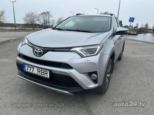 Grey Toyota RAV4 2017 in Narva, with an engine capacity of 2.00 L and mileage of 179 thousand km for 14999 €, photo 11 on AUTOMOTO.COM.LV