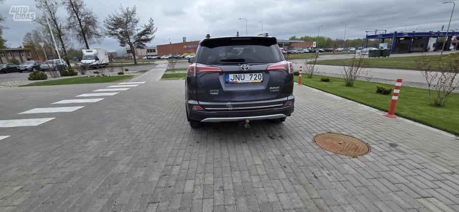 Pelēks Toyota RAV4 2017 Šilutė, ar dzinēja tilpumu 2.50 L un nobraukumu 195 tūkst. km par 16700 €, foto 3 vietnē AUTOMOTO.COM.LV