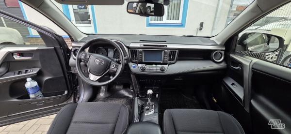 Pelēks Toyota RAV4 2017 Šilutė, ar dzinēja tilpumu 2.50 L un nobraukumu 195 tūkst. km par 16700 €, foto 5 vietnē AUTOMOTO.COM.LV