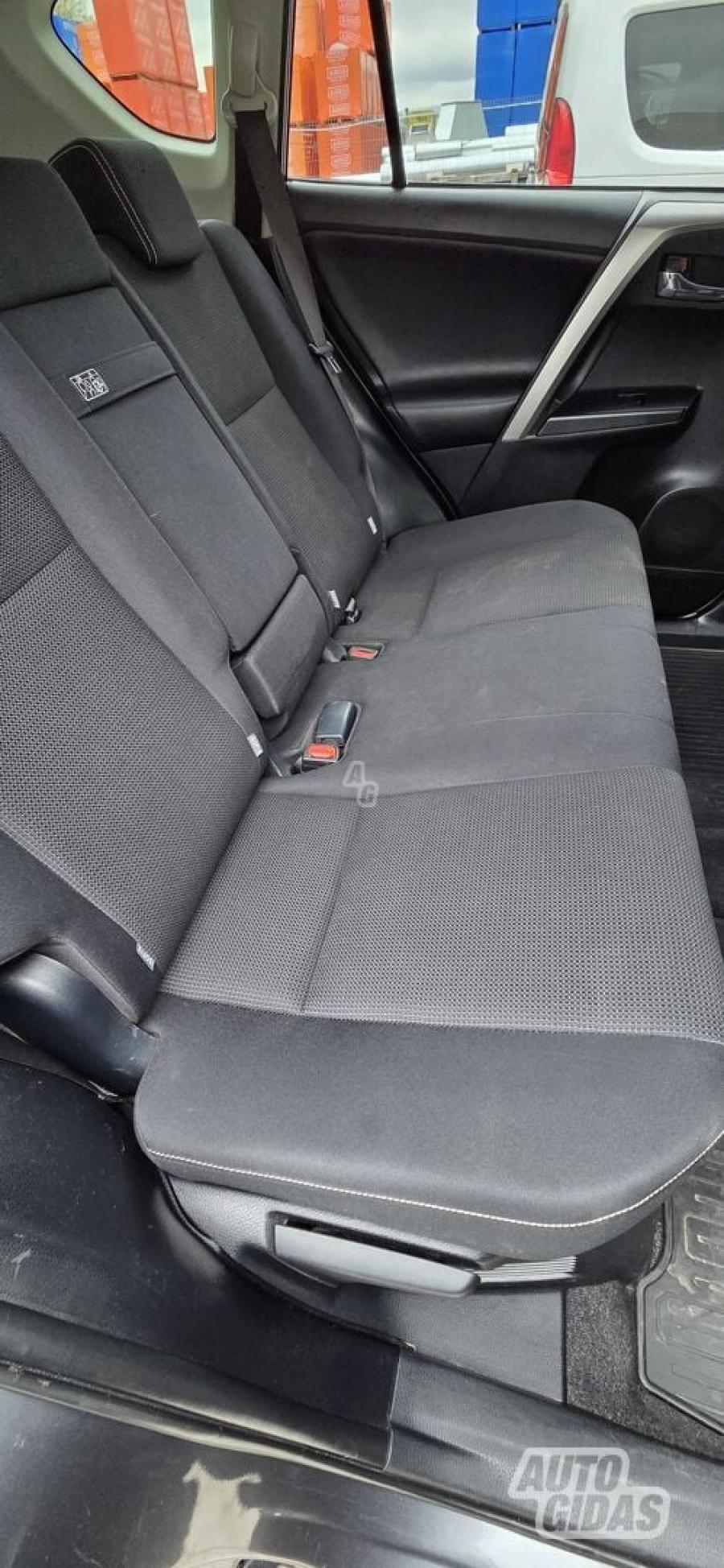 Pelēks Toyota RAV4 2017 Šilutė, ar dzinēja tilpumu 2.50 L un nobraukumu 195 tūkst. km par 16700 €, foto 7 vietnē AUTOMOTO.COM.LV