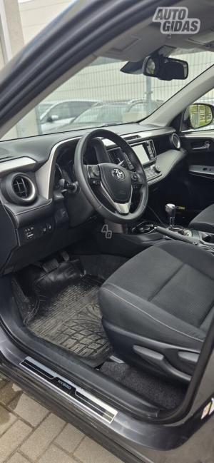 Pelēks Toyota RAV4 2017 Šilutė, ar dzinēja tilpumu 2.50 L un nobraukumu 195 tūkst. km par 16700 €, foto 9 vietnē AUTOMOTO.COM.LV