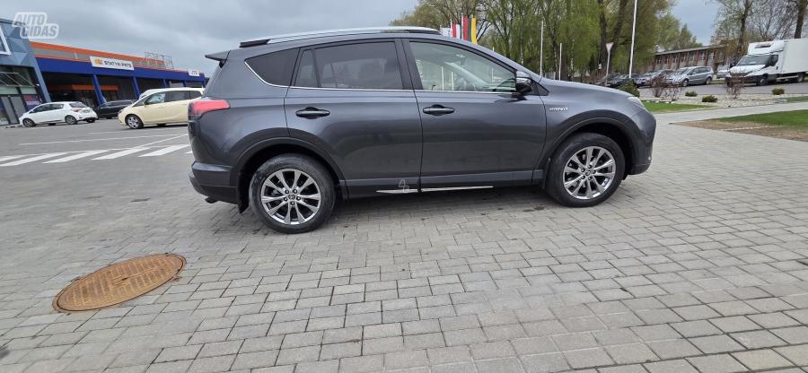 Pelēks Toyota RAV4 2017 Šilutė, ar dzinēja tilpumu 2.50 L un nobraukumu 195 tūkst. km par 16700 €, foto 18 vietnē AUTOMOTO.COM.LV