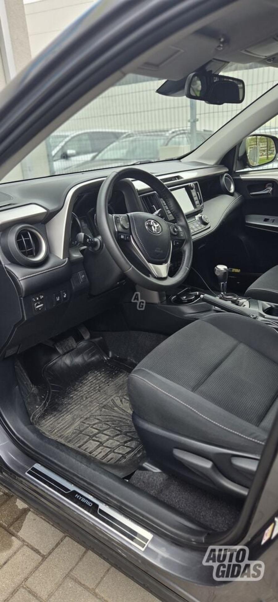 Pelēks Toyota RAV4 2017 Šilutė, ar dzinēja tilpumu 2.50 L un nobraukumu 195 tūkst. km par 16700 €, foto 23 vietnē AUTOMOTO.COM.LV