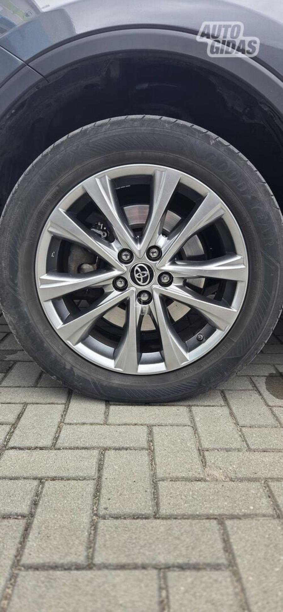 Pelēks Toyota RAV4 2017 Šilutė, ar dzinēja tilpumu 2.50 L un nobraukumu 195 tūkst. km par 16700 €, foto 26 vietnē AUTOMOTO.COM.LV