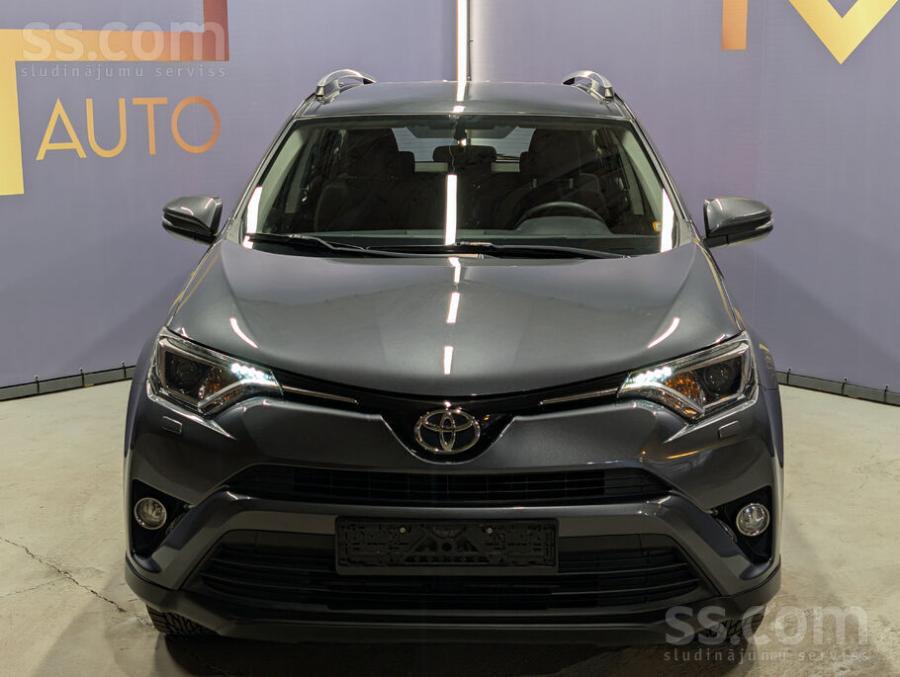 Grey Toyota RAV4 2017 in Jurmala, with an engine capacity of 2.00 L and mileage of 293 thousand km for 12950 €, photo 10 on AUTOMOTO.COM.LV