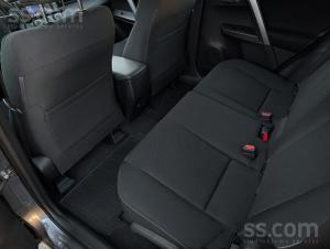 Grey Toyota RAV4 2017 in Jurmala, with an engine capacity of 2.00 L and mileage of 293 thousand km for 12950 €, photo 15 on AUTOMOTO.COM.LV