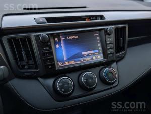 Grey Toyota RAV4 2017 in Jurmala, with an engine capacity of 2.00 L and mileage of 293 thousand km for 12950 €, photo 24 on AUTOMOTO.COM.LV