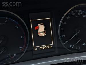 Grey Toyota RAV4 2017 in Jurmala, with an engine capacity of 2.00 L and mileage of 293 thousand km for 12950 €, photo 31 on AUTOMOTO.COM.LV