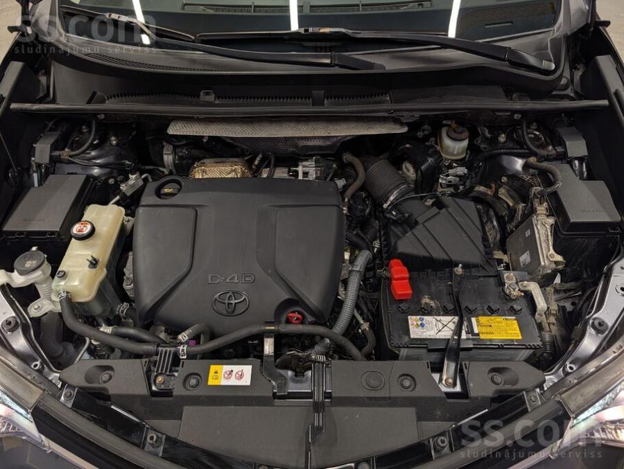 Grey Toyota RAV4 2017 in Jurmala, with an engine capacity of 2.00 L and mileage of 293 thousand km for 12950 €, photo 33 on AUTOMOTO.COM.LV