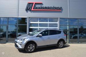 Pelēks Toyota RAV4 2017 Viļņa, ar dzinēja tilpumu 2.49 L un nobraukumu 241 tūkst. km par 15000 €, foto  vietnē AUTOMOTO.COM.LV