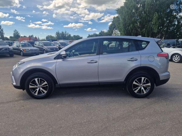 Pelēks Toyota RAV4 2017 Ukmergė, ar dzinēja tilpumu 2.00 L un nobraukumu 139 tūkst. km par 12500 €, foto 8 vietnē AUTOMOTO.COM.LV