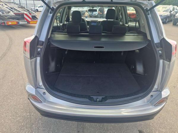 Серый Тойота РАВ 4 2017 в Укмерге, объемом двигателя 2.00 л и пробегом 139 тыс. км за 12500 €, фото 9 на AUTOMOTO.COM.LV