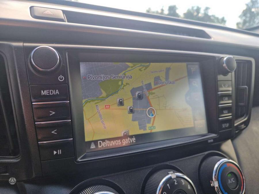 Grey Toyota RAV4 2017 in Ukmerge, with an engine capacity of 2.00 L and mileage of 139 thousand km for 12500 €, photo 22 on AUTOMOTO.COM.LV